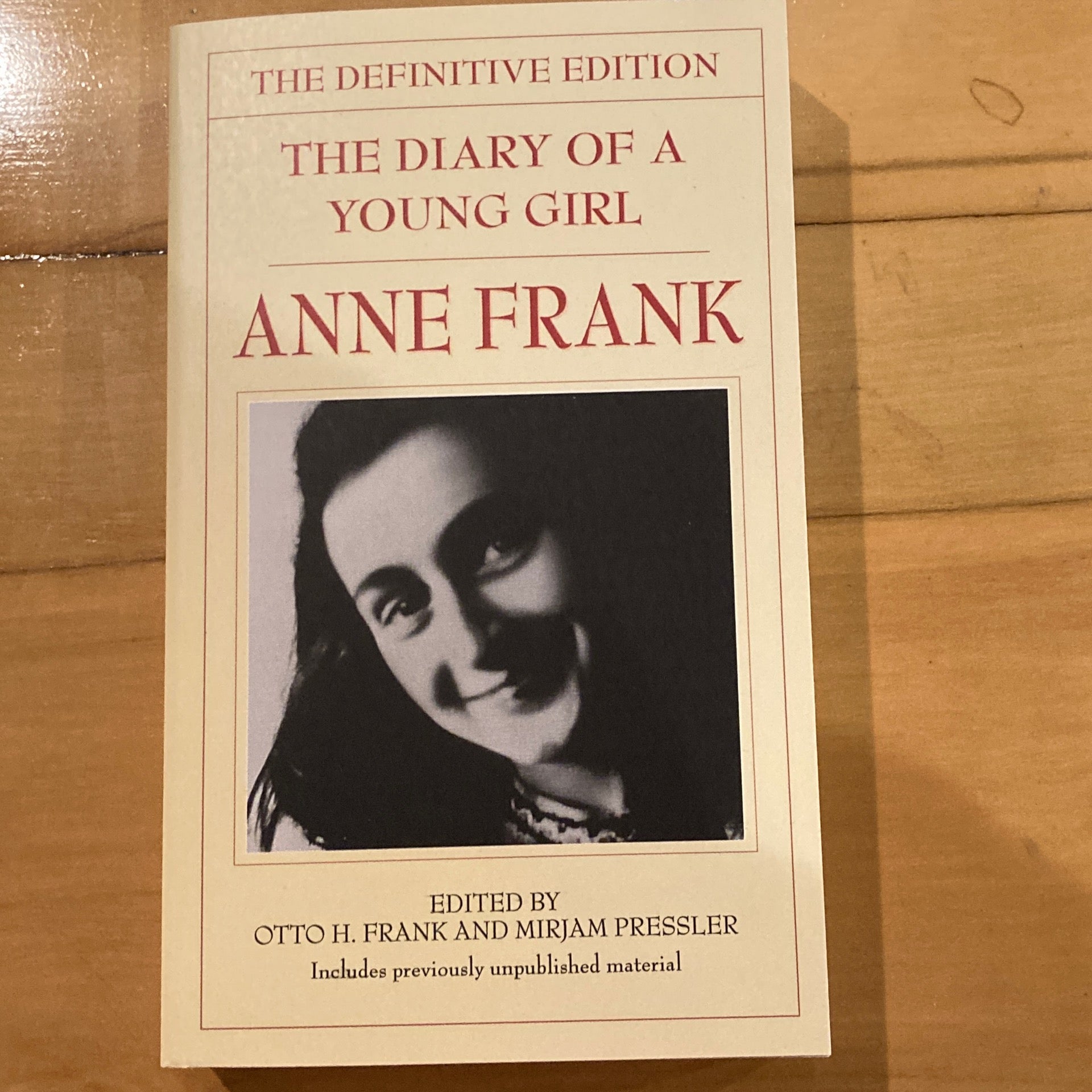 The Diary of a Young Girl - Anne Frank (Definitive Edition) | Literati ...
